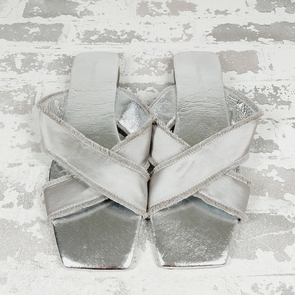 Chocolat Blu | Shoes | New Chocolat Blu Asha Summer Flat Sandals In ...